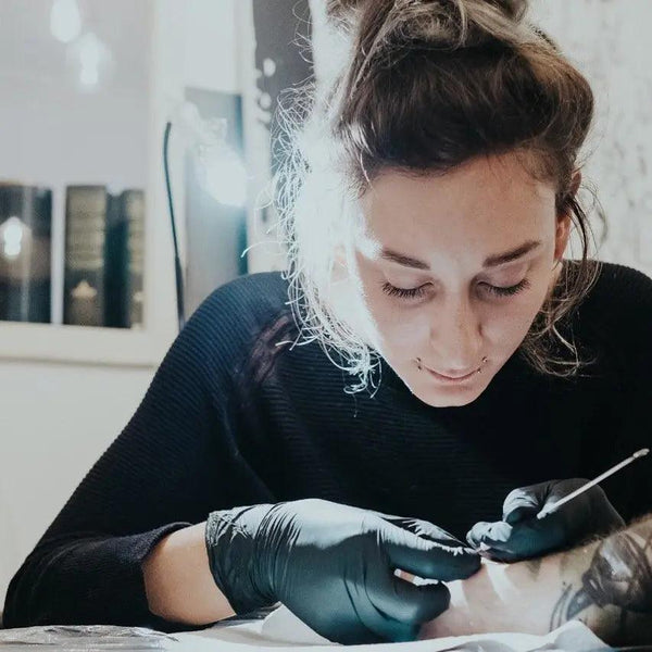 Lisa | SINGLE NEEDLE